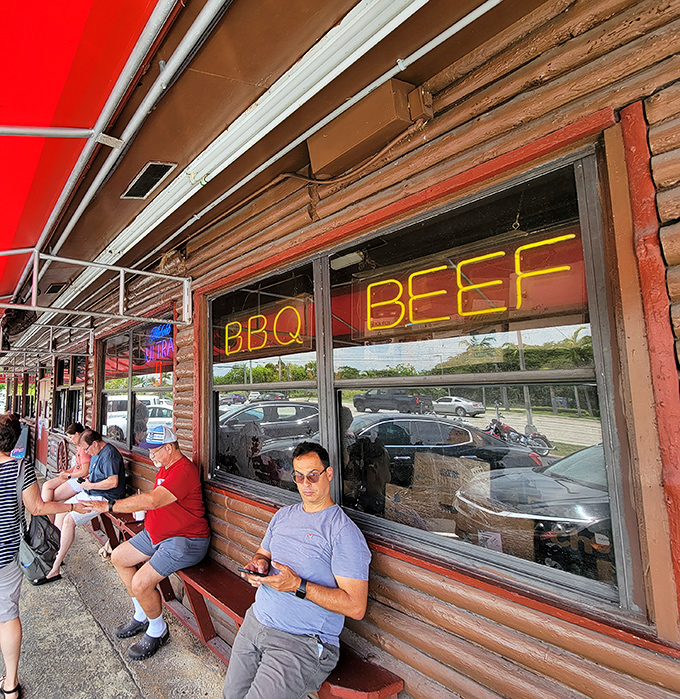 Even the waiting area promises good things ahead – like a delicious purgatory before barbecue heaven.