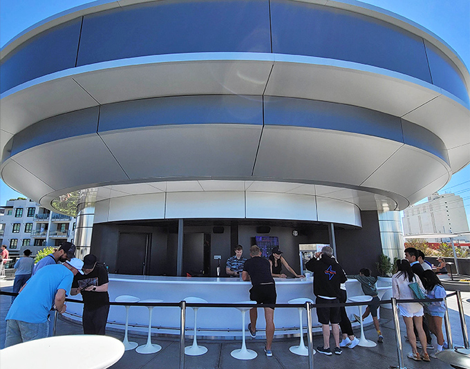 Even the outdoor service counter looks like it belongs in a movie set 50 years in the future &ndash; clean lines and minimalist design. 