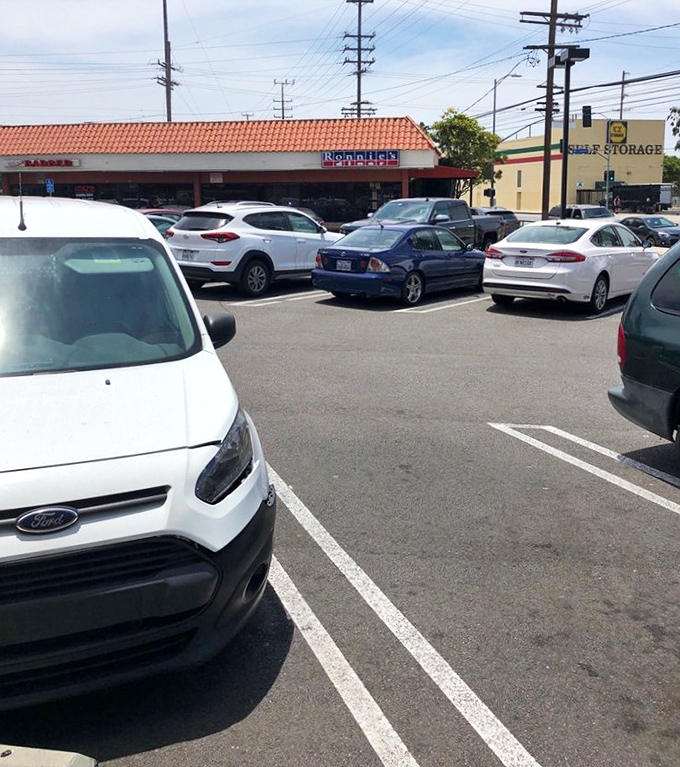 A packed parking lot&mdash;the universal sign language for "something delicious is happening here."