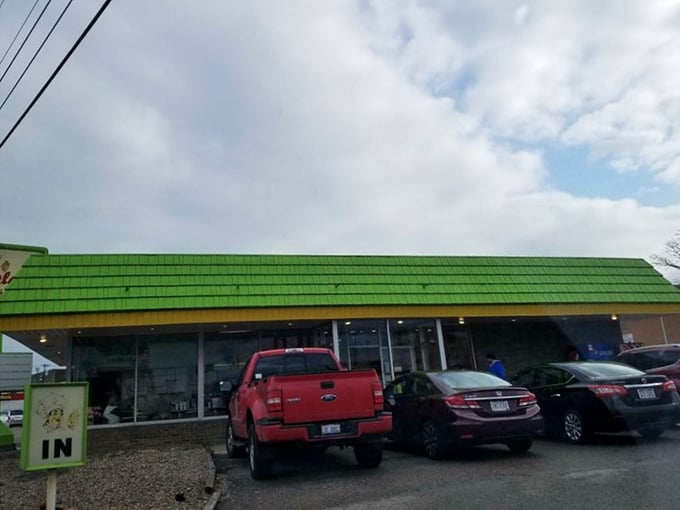 The parking lot fills before most people's alarm clocks ring&mdash;a testament to priorities properly arranged around fresh-made pastry.