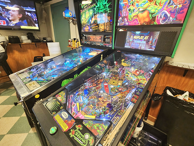 Vintage pinball machines offer post-dinner entertainment. Work off that crab cake with a friendly game while plotting your next seafood conquest.