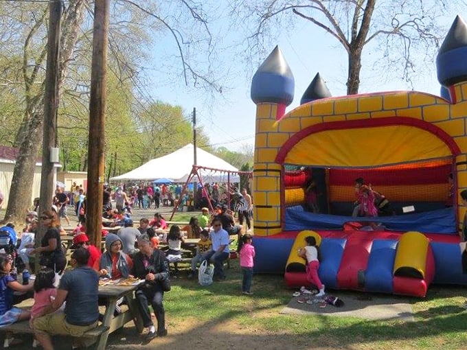 A playground keeps little ones entertained while parents browse, making Willow Glen truly a family-friendly treasure hunting destination.