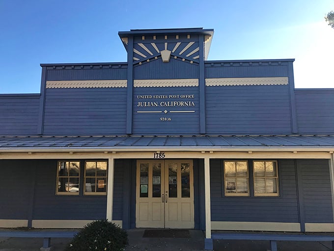 Even the post office in Julian looks like it belongs on a postcard. Meta, isn't it?