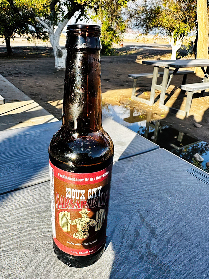 Because every BBQ feast deserves a proper sidekick. This Sioux City Sarsaparilla is the cowboy champagne of root beers.
