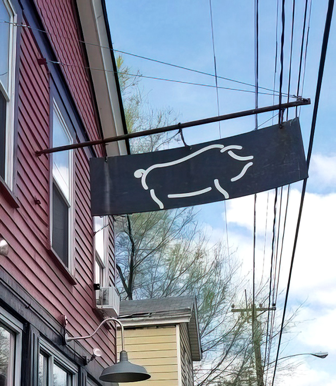 A minimalist pig sign that tells you everything you need to know &ndash; good barbecue doesn't need fancy advertising.