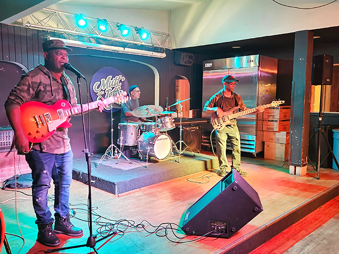 Live music transforms dinner into an event &ndash; because food always tastes better with a soundtrack.