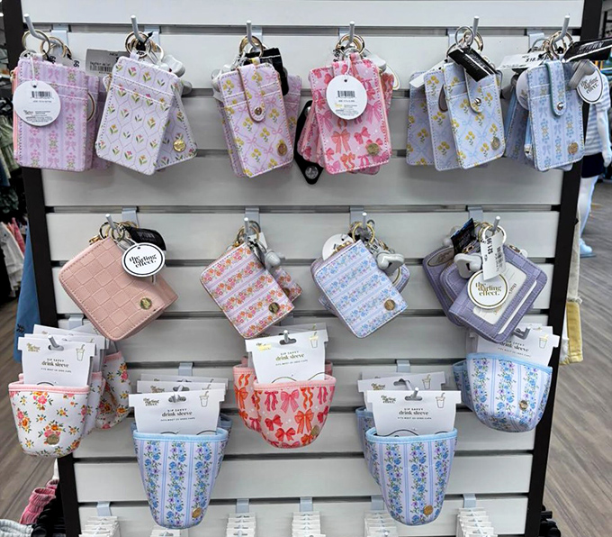 Wallets and card holders in spring-ready patterns. Your credit cards deserve a stylish home, especially when you're saving them from overuse.