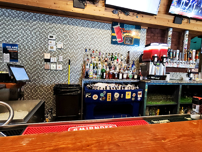 A well-stocked bar promises liquid companionship for your seafood journey&mdash;from local craft beers to cocktails that complement briny treasures.