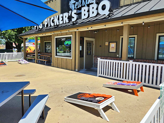 The outdoor area offers cornhole boards because nothing works up an appetite for seafood like tossing bags at a hole.