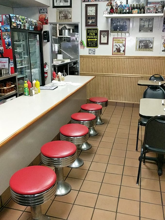 The counter seats offer front-row tickets to the sandwich-making spectacle. Like sitting at a sushi bar, but with significantly more corned beef.