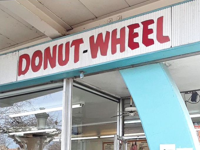 That retro signage hasn't changed in decades&mdash;because when you're doing something right, why mess with perfection?