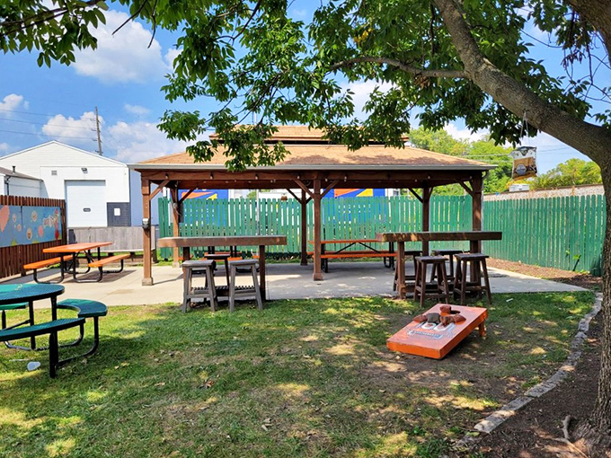 Al fresco dining where the entertainment is free and the people-watching is better than cable TV.