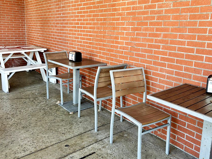 Al fresco dining with a side of California sunshine. Even Maine lobsters need a vitamin D vacation occasionally.