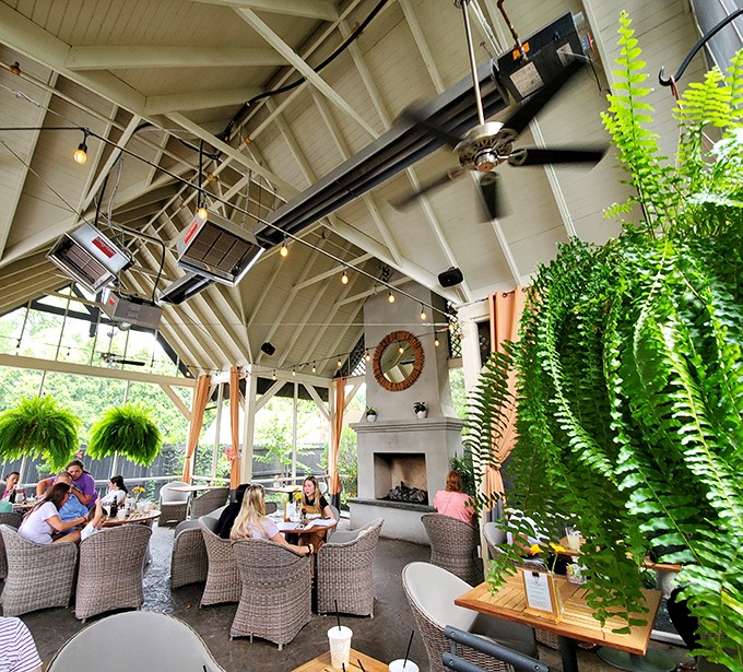 A welcoming space that feels like your favorite aunt's kitchen, if she happened to be a breakfast genius.