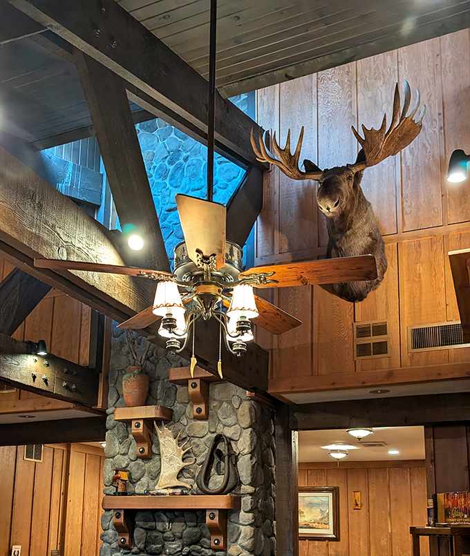 That moose has witnessed thousands of "mmms" and "aahs." The rustic d&eacute;cor creates the perfect backdrop for meat-induced euphoria.
