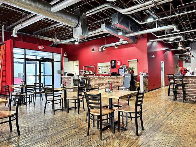 Simple tables and chairs that know their role: stay out of the way while people focus on what really matters&mdash;the food.