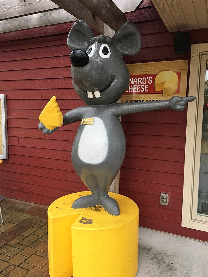 The unofficial mayor of Cheese Town. This whimsical mouse statue points visitors toward dairy delights with the enthusiasm of a true Wisconsin ambassador.