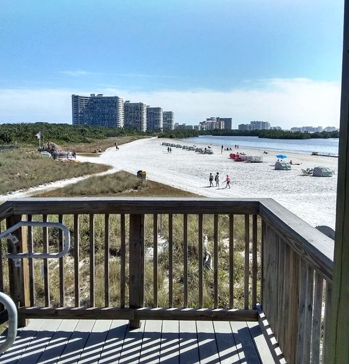 The observation deck offers the indecisive beachgoer a preview. Like window shopping for your perfect spot of sand.