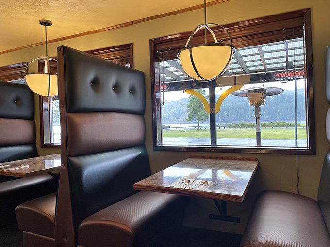 Window seats offer diners a view almost as satisfying as the food. Nature's backdrop makes waiting for your order a pleasure, not a chore.
