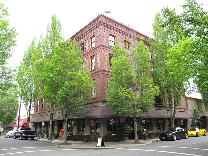 McMinnville's historic brick buildings house modern treasures – a perfect blend of yesterday's charm and today's tastes.