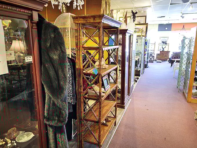 
Fur coats and wooden treasures line the pathway to more discoveries. Like a well-organized treasure hunt where X marks&hellip; everything. 