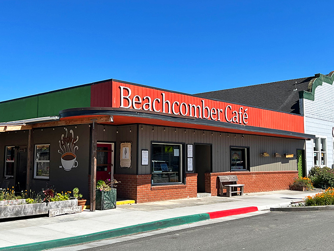 Coffee with a side of coastal charm. The Beachcomber Caf&eacute; serves up morning brews with the kind of views city folks pay therapists to visualize.