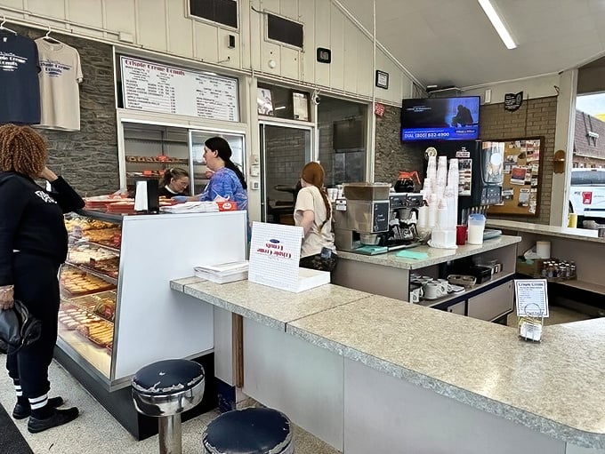 Where transactions are simple: you give money, they give happiness. The best exchange rate in Ohio. 