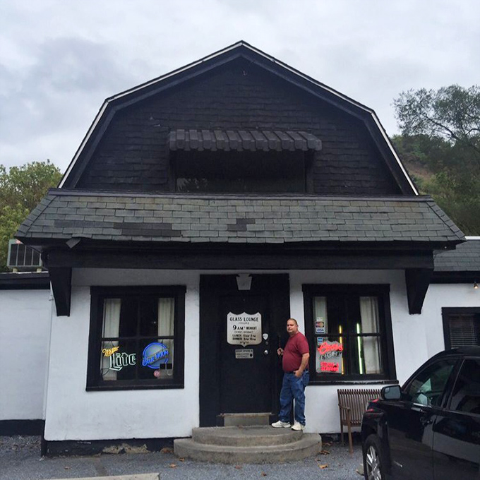 The entrance promises no pretension, just good eating. Those beer signs in the window tell you everything you need to know about priorities here.