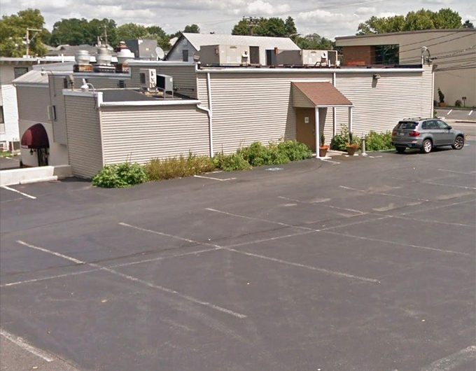 From this angle, you'd never guess the gastronomic wonders waiting inside—the Clark Kent of restaurants.