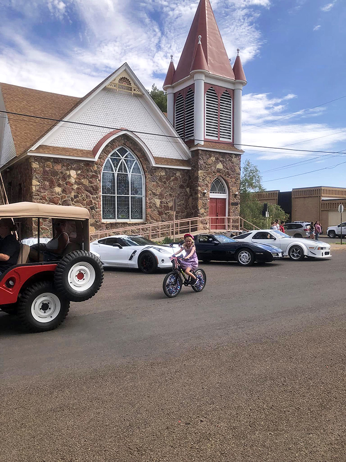 This charming stone church proves that Sunday mornings in Alpine come with a side of architectural splendor and small-town warmth.