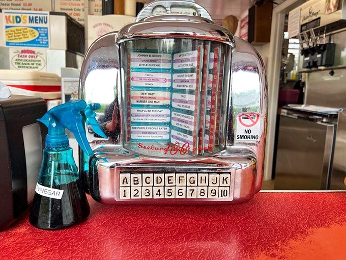 Before Spotify playlists, this tabletop jukebox was the soundtrack to first dates and family outings&mdash;still ready to play your favorite tune.