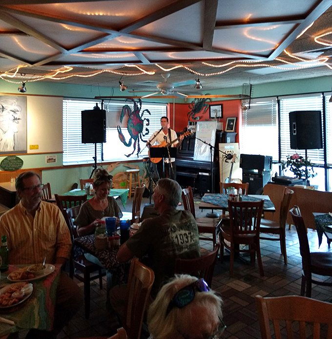 Live music transforms dinner into an event. Nothing pairs with seafood quite like acoustic melodies and the gentle percussion of forks against plates.