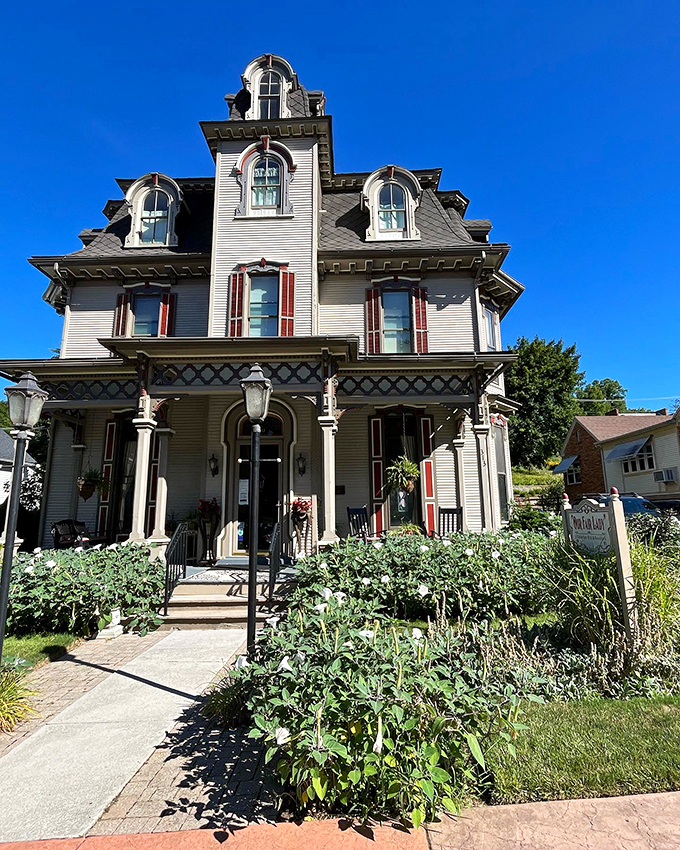Victorian homes like this weren't built to blend in&mdash;they were architectural peacocks showing off intricate details and distinctive silhouettes.