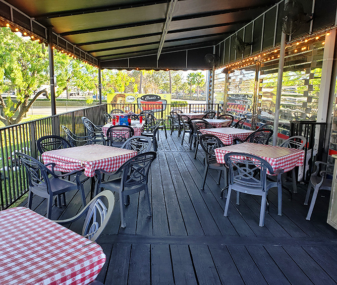 Florida dining with a breeze&mdash;red-checkered tables under the shade where pancakes taste even better with vitamin D.