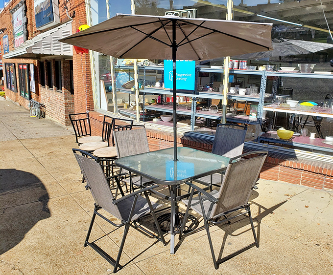 Patio furniture basking in the Tennessee sunshine, practically begging for someone to host an impromptu barbecue this weekend.