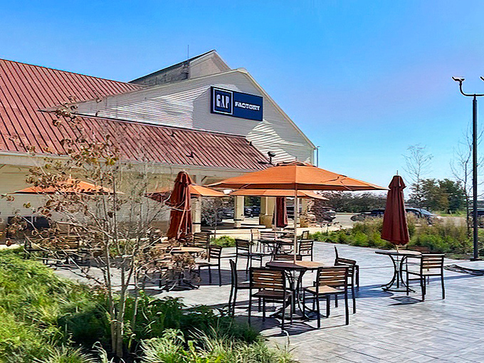 Outdoor seating provides a moment of respite for weary shoppers&mdash;the perfect spot to regroup, refuel, and strategize your next retail conquest.