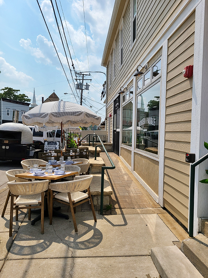 Outdoor dining that captures summer in Illinois perfectly&mdash;casual, comfortable, and just steps away from your next favorite meal.
