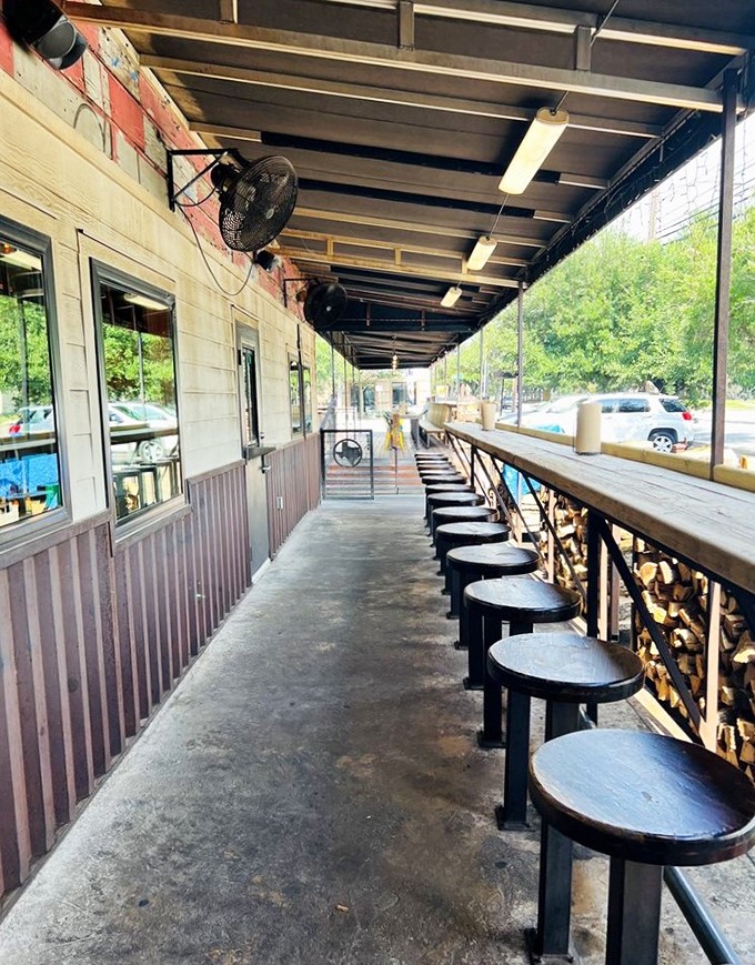 Al fresco dining where every bite tastes better under the big Texas sky above.