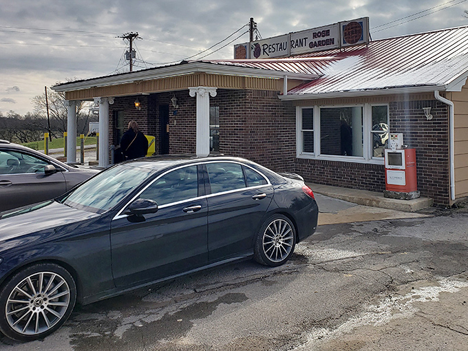 Even luxury cars make the pilgrimage to Rose Garden&mdash;good food is the ultimate social equalizer in Silver Point.