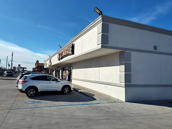 The parking lot&mdash;where anticipation begins and where you'll later waddle back to your car, happily defeated by portions that don't mess around.