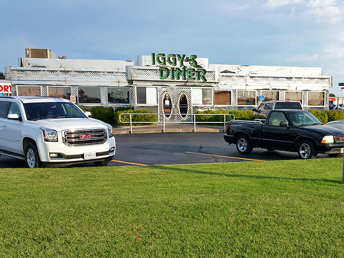 Iggy's stands proud against the Missouri sky, its classic diner silhouette a beacon for hungry souls seeking refuge from chain restaurant monotony.
