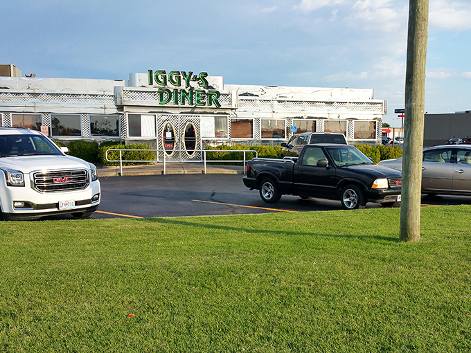 Even the parking lot at Iggy's feels welcoming, a gathering place for hungry souls about to discover their new favorite diner.