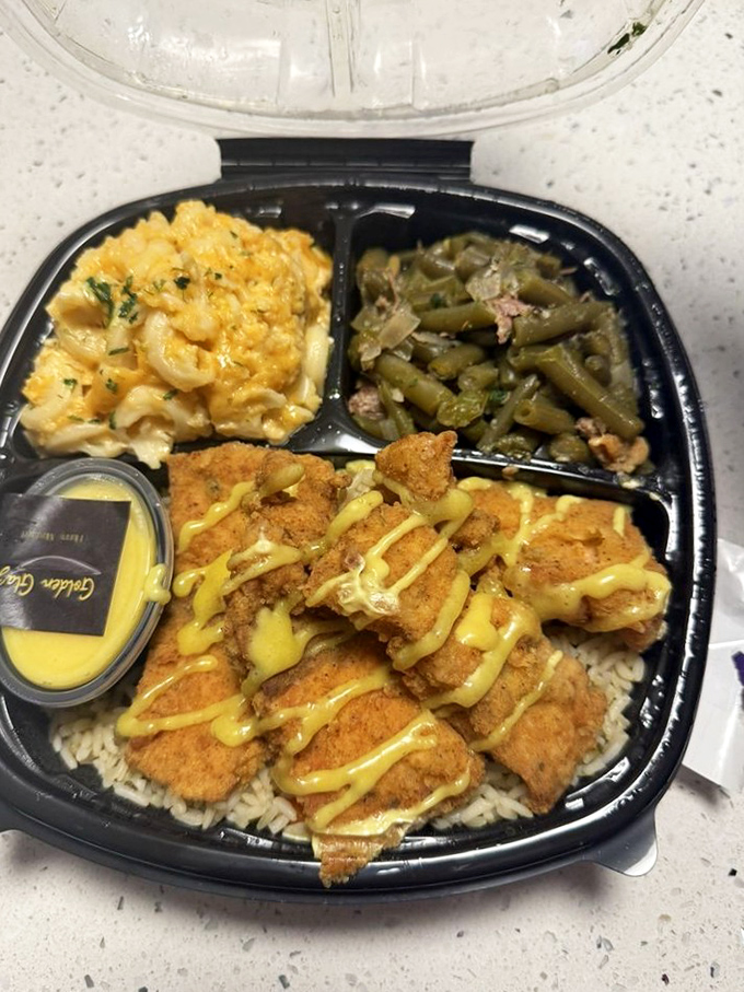 To-go comfort that proves good things come in compartmentalized packages. That mac and cheese is social distancing from the green beans for good reason.