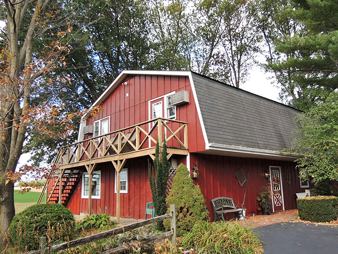 Small-town America alive and well &ndash; even Strasburg's post office has the charm of a place where the postal workers know you by name.