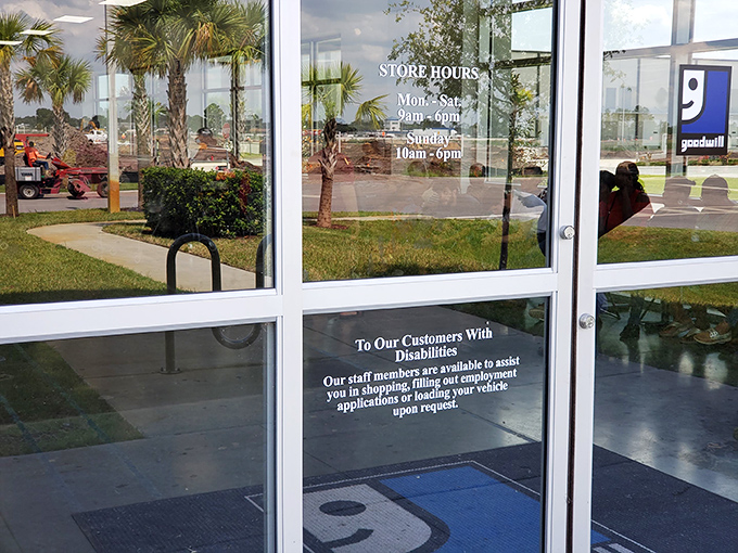 Store hours posted clearly&mdash;crucial information for planning your treasure hunting expedition. The early bird catches the vintage Pyrex! 