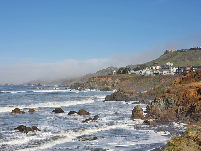 Rugged meets majestic along this dramatic coastline. The Pacific doesn't just meet the shore here&mdash;it has a full-on conversation with it.