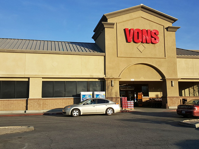 Even chain supermarkets look more appealing against mountain backdrops&mdash;Vons: where grocery shopping meets vacation vibes.