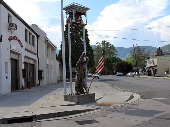Public art celebrates Yreka's heritage while providing the perfect spot for tourists to take that "Look where we discovered!" photo.