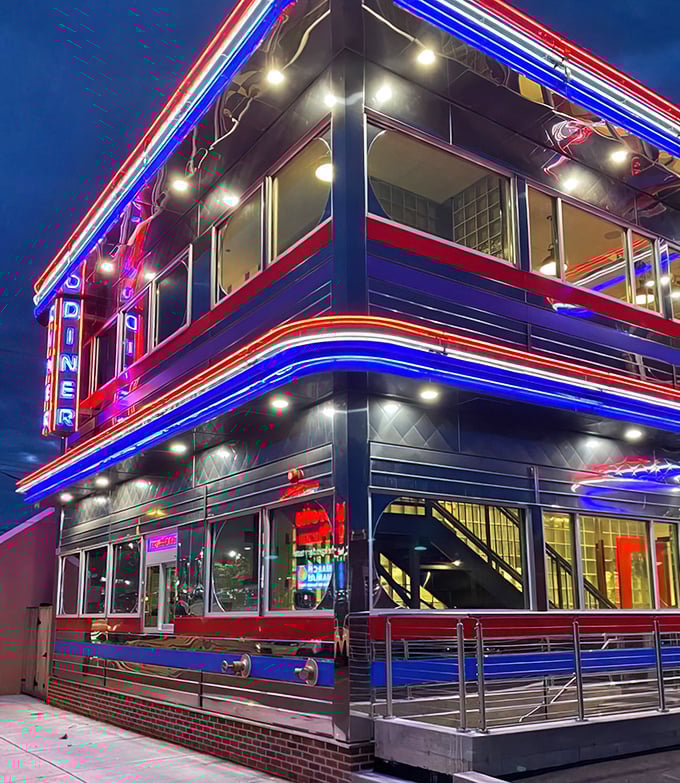 At night, Goober's transforms into a neon-lit beacon of hope for the hungry, like a lighthouse guiding ships full of people craving midnight pancakes.