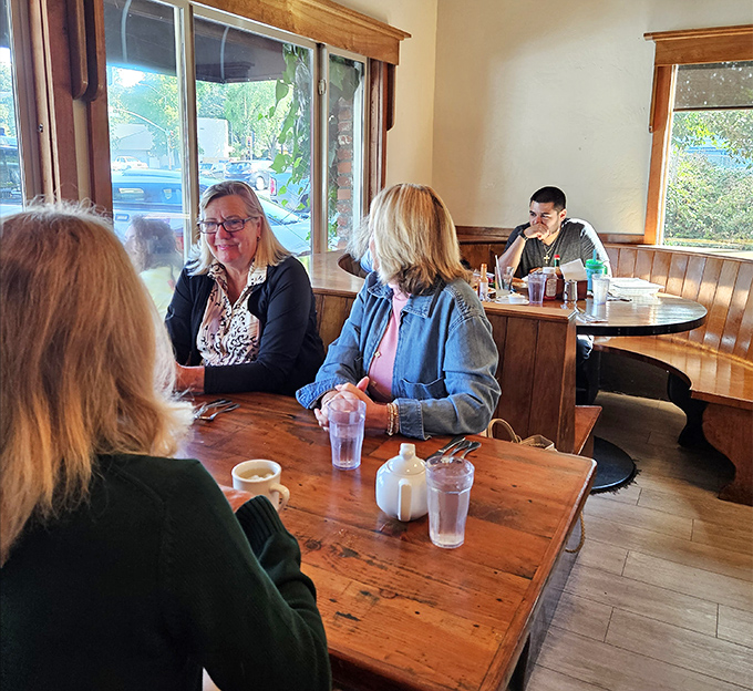 Window booths bathed in natural light&mdash;the breakfast equivalent of scoring front-row seats at a concert. Morning conversations never tasted so good.